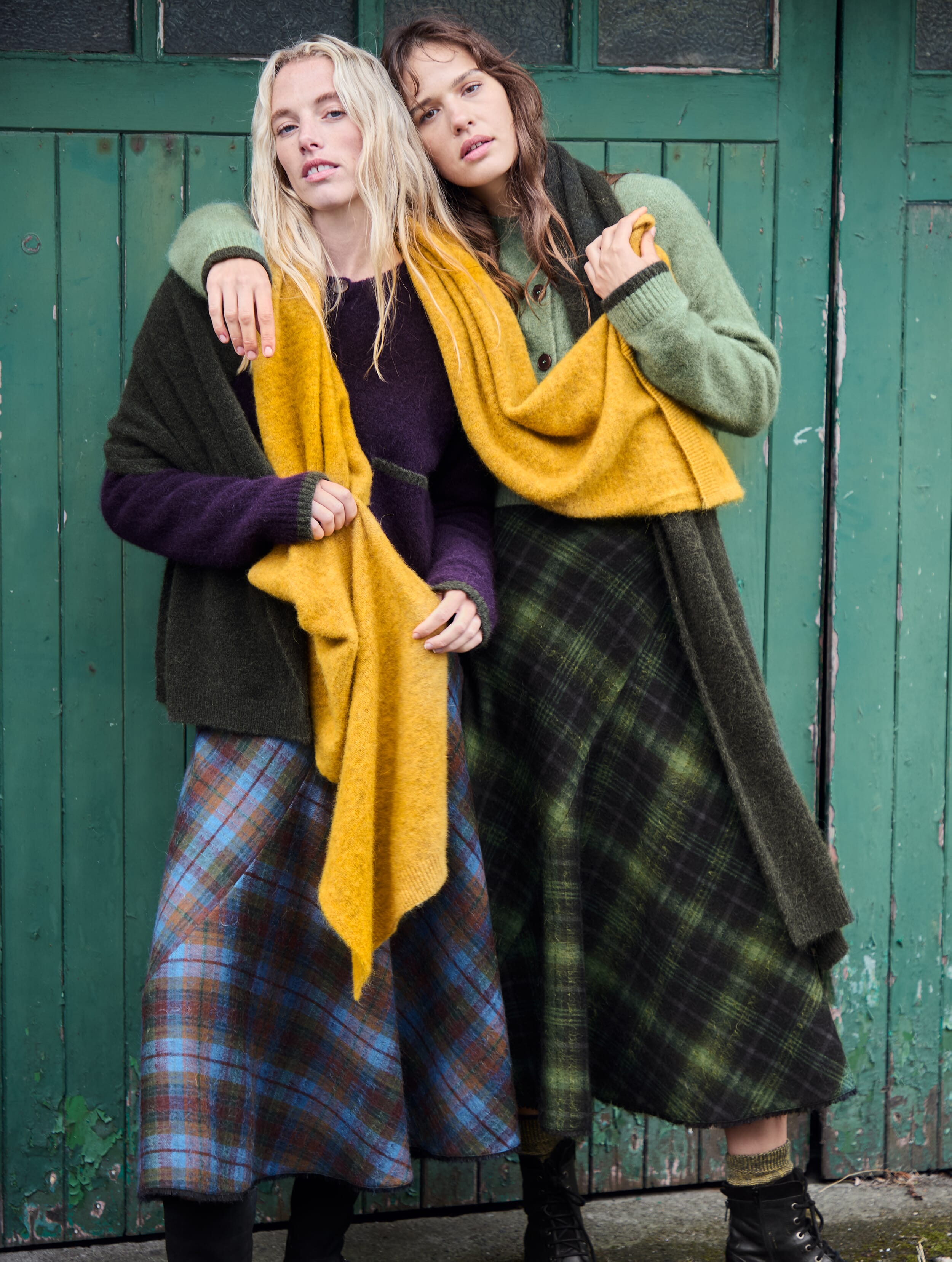 Cashmere Accessories | Hats, Gloves & Scarves | Brora UK