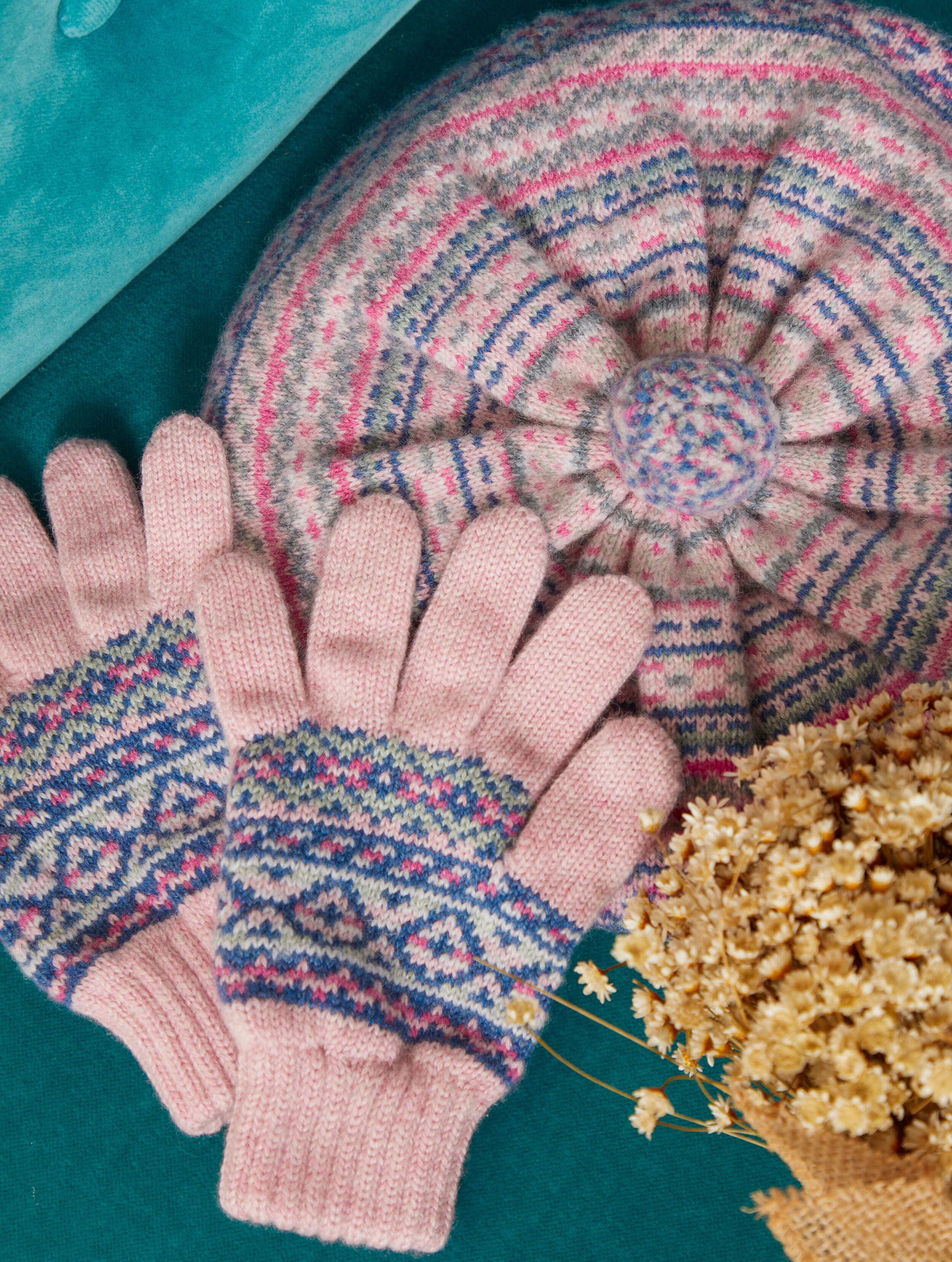 Children's Accessories | Scottish Cashmere Gloves & Hats | Brora