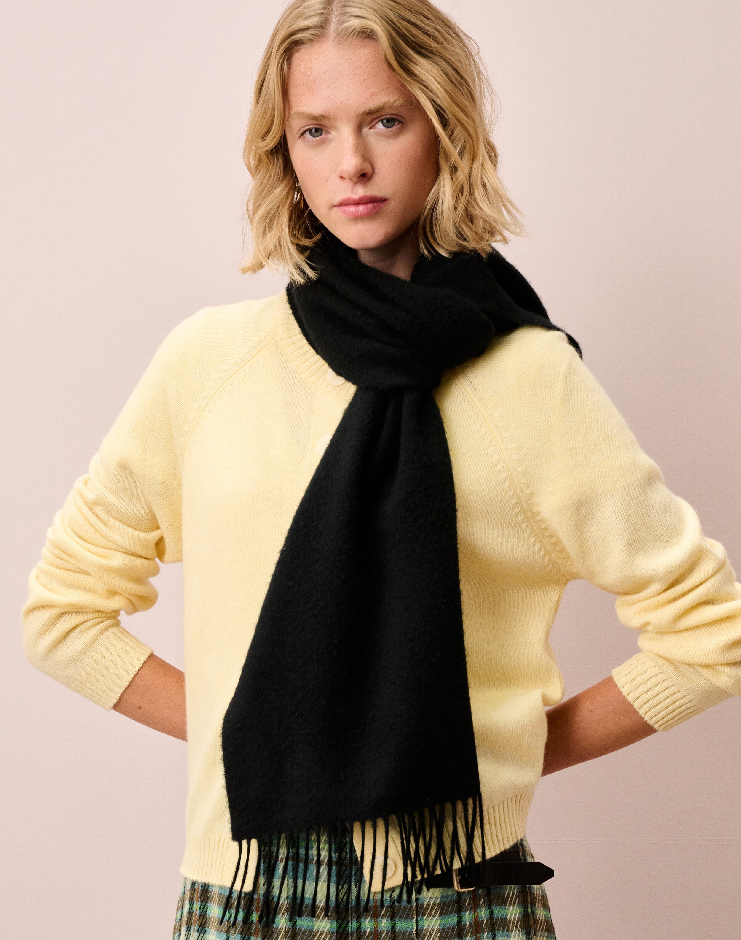 Cashmere Scarf in Black | Scottish Cashmere | Brora Scarves