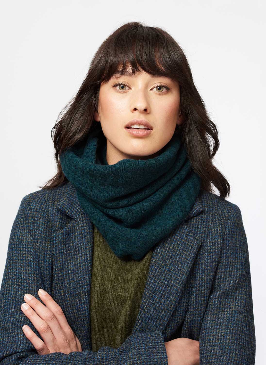 Ivy Cashmere Fine Cable Snood | Brora