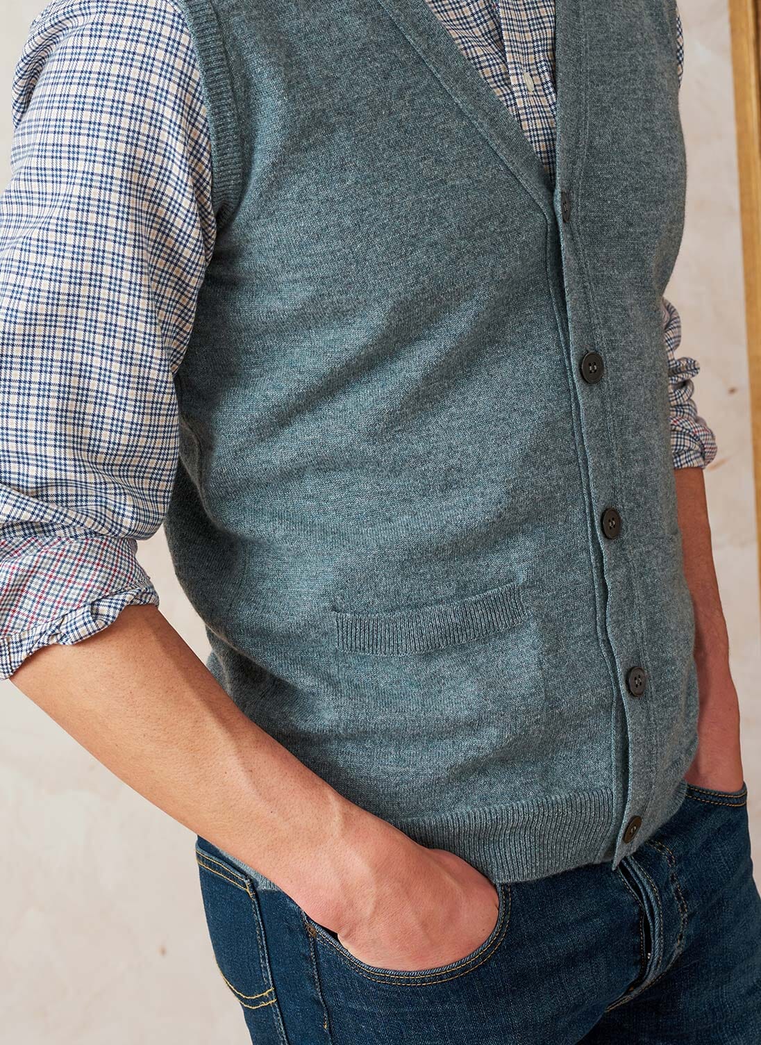 Mercury Men's Cashmere Sleeveless Cardigan | Brora UK