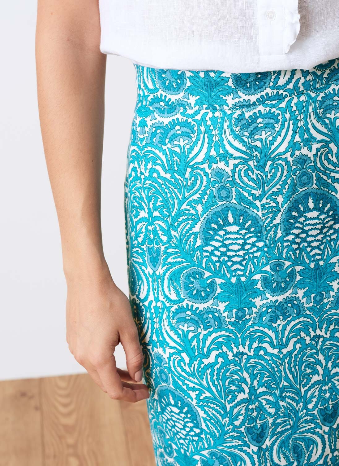 Ocean Botanical Print Linen Skirt | Women's Skirts | Brora