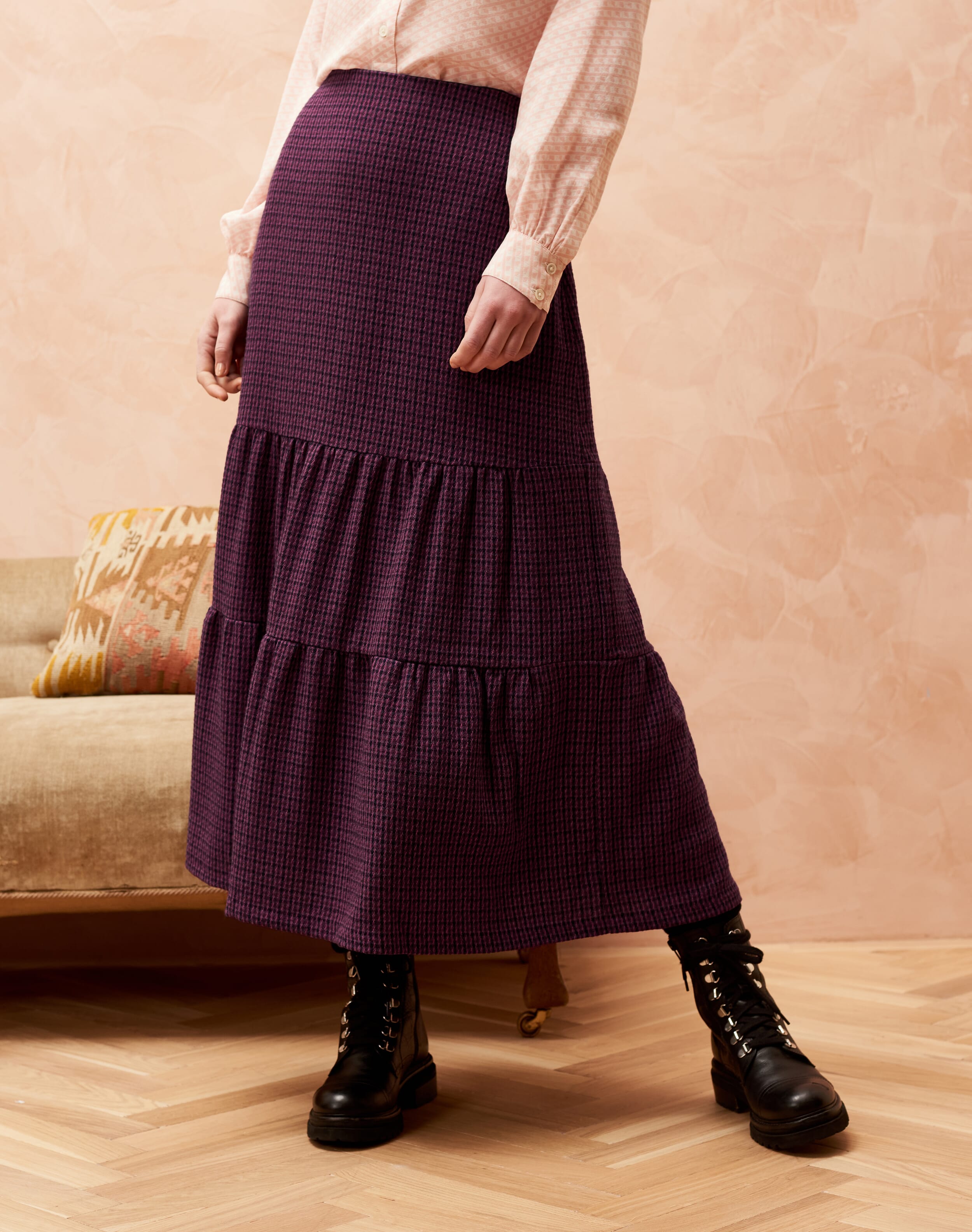 Textured Weave Tiered Skirt in Midnight & Rose | Brora