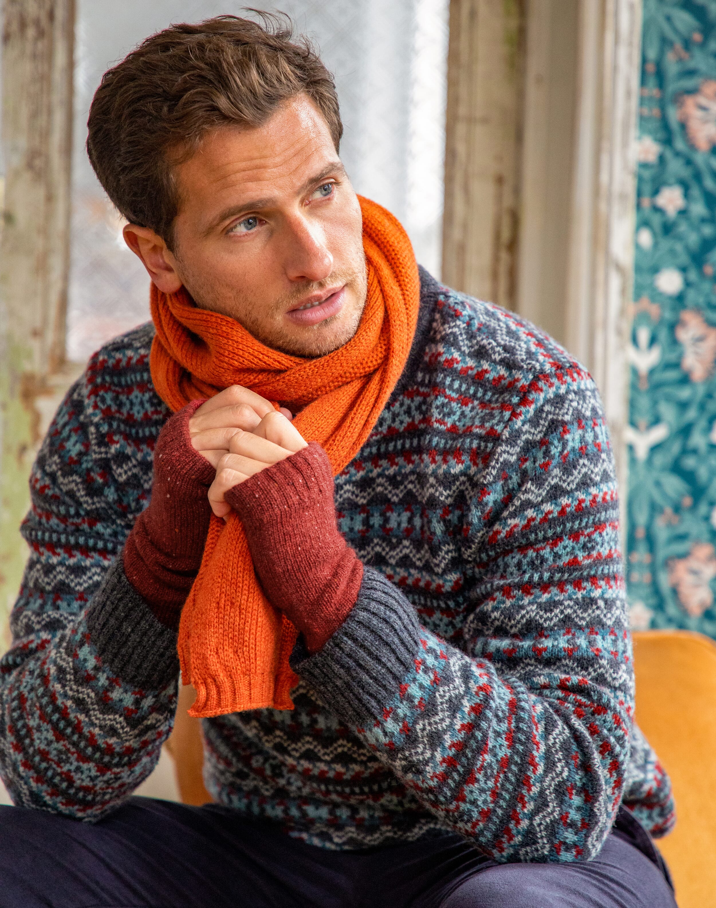 Red Cashmere Wristwarmers | Accessories | Brora Fashion