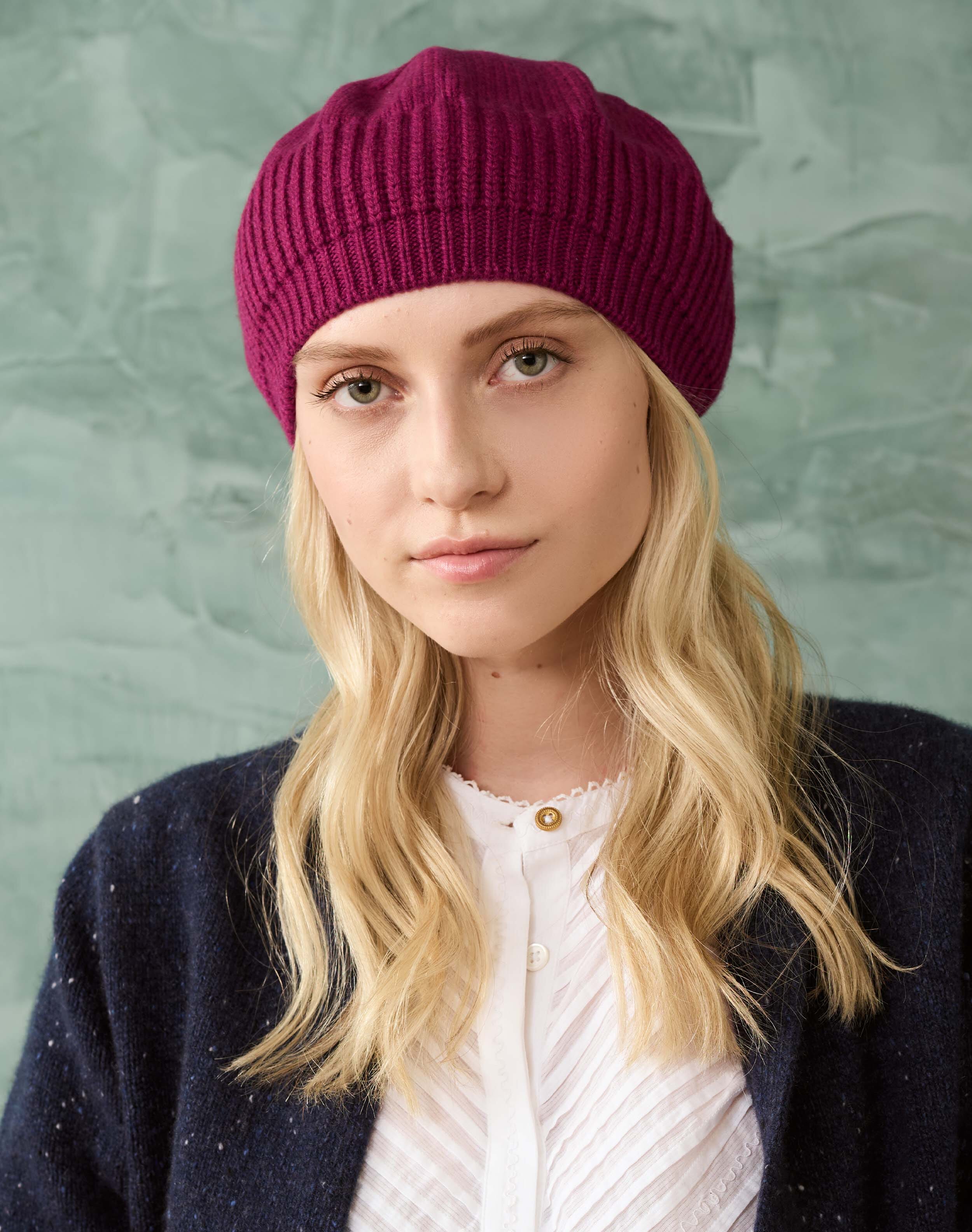 Cashmere Beret In Mulberry | Cashmere Accessories | Brora