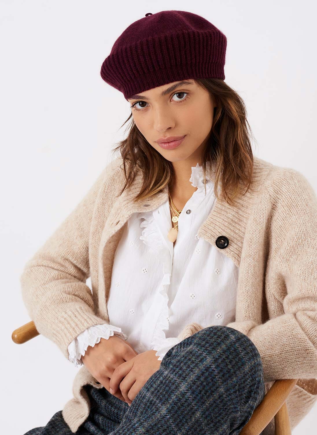 Damson Cashmere Beret | Cashmere Hats & Berets | Brora