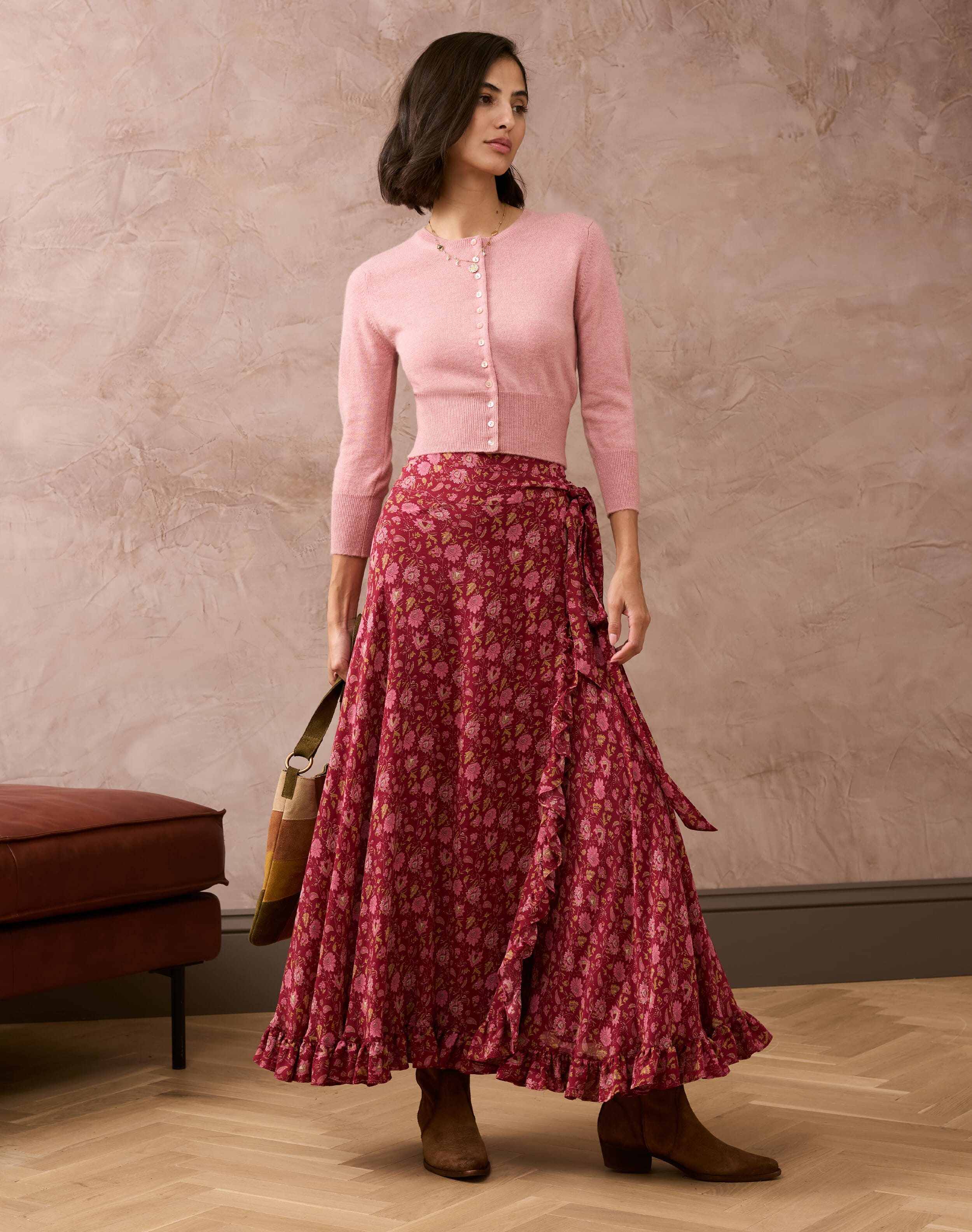 Cashmere Cropped Cardigan in Shell | Women's Knitwear | Brora