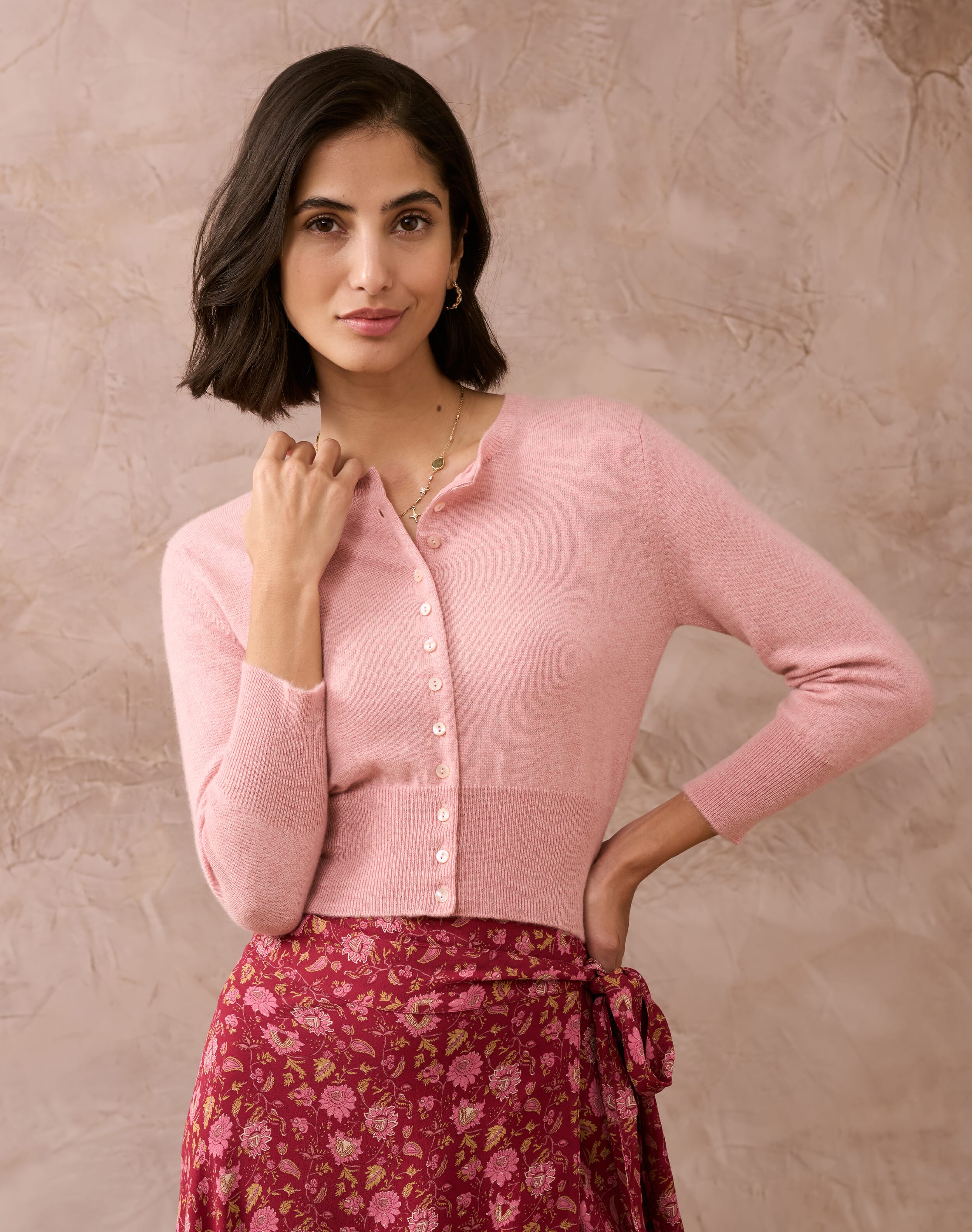 Cashmere Cropped Cardigan in Shell | Women's Knitwear | Brora