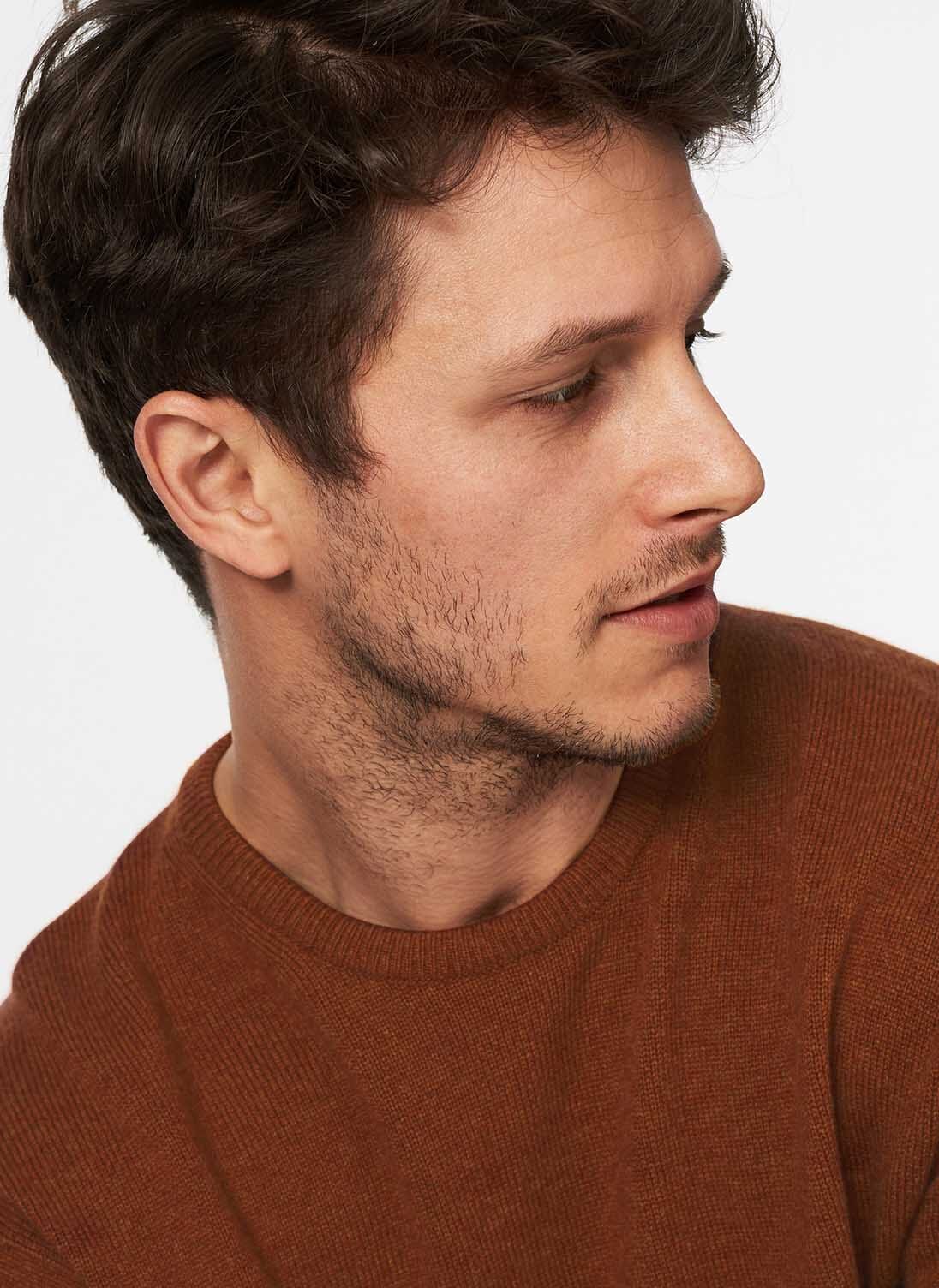 Rust Cashmere Classic Round Neck Jumper | Brora