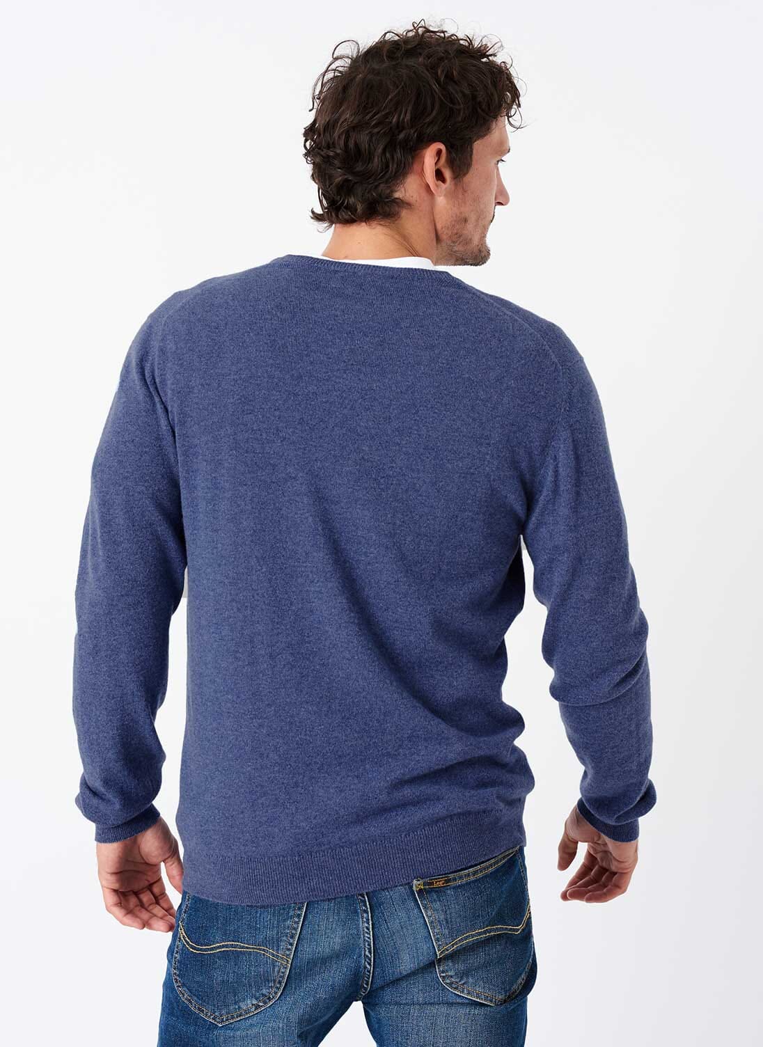 Indigo Cashmere Fine V Neck Jumper | Men's Jumpers & Cardigans | Brora