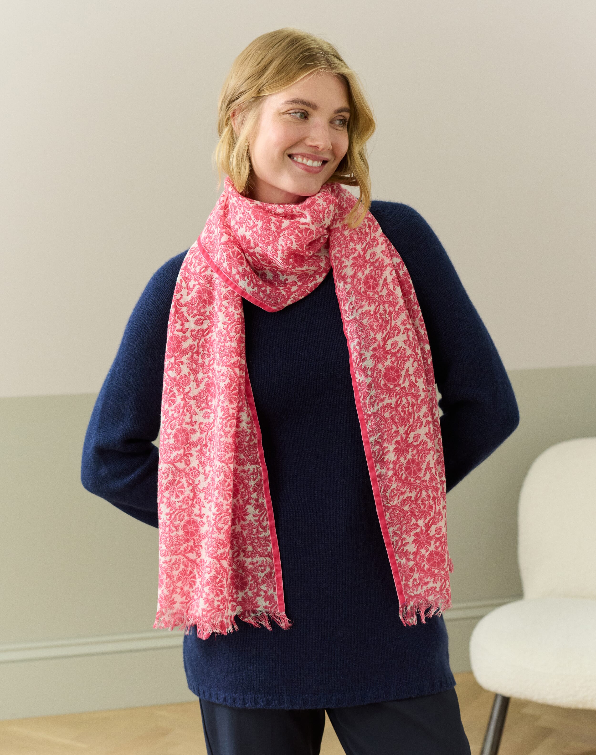 Geranium Velvet Trim Botanic Wool Stole | Accessories | Brora