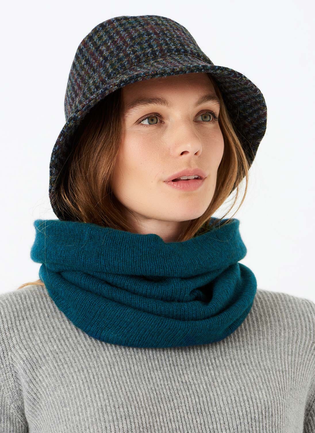 Cashmere Gauzy Snood in Sapphire | Women's Scarves | Brora