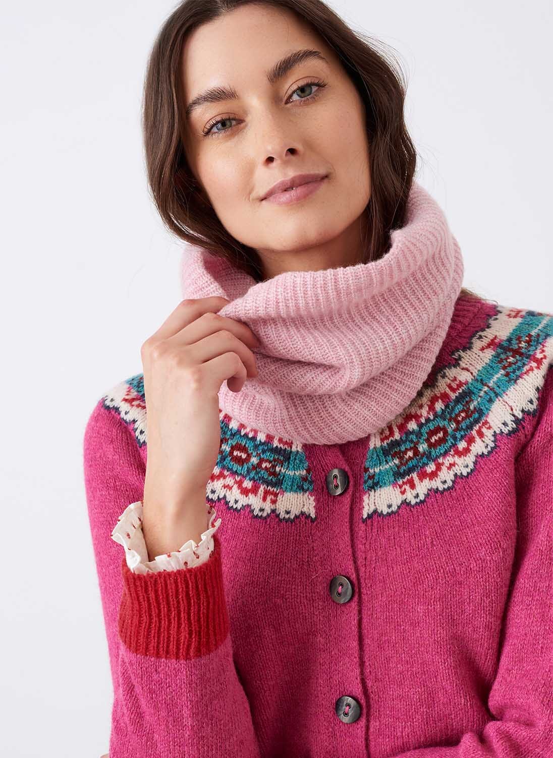 Rose Cashmere Textured Snood | Scarves & Throatwarmers | Brora