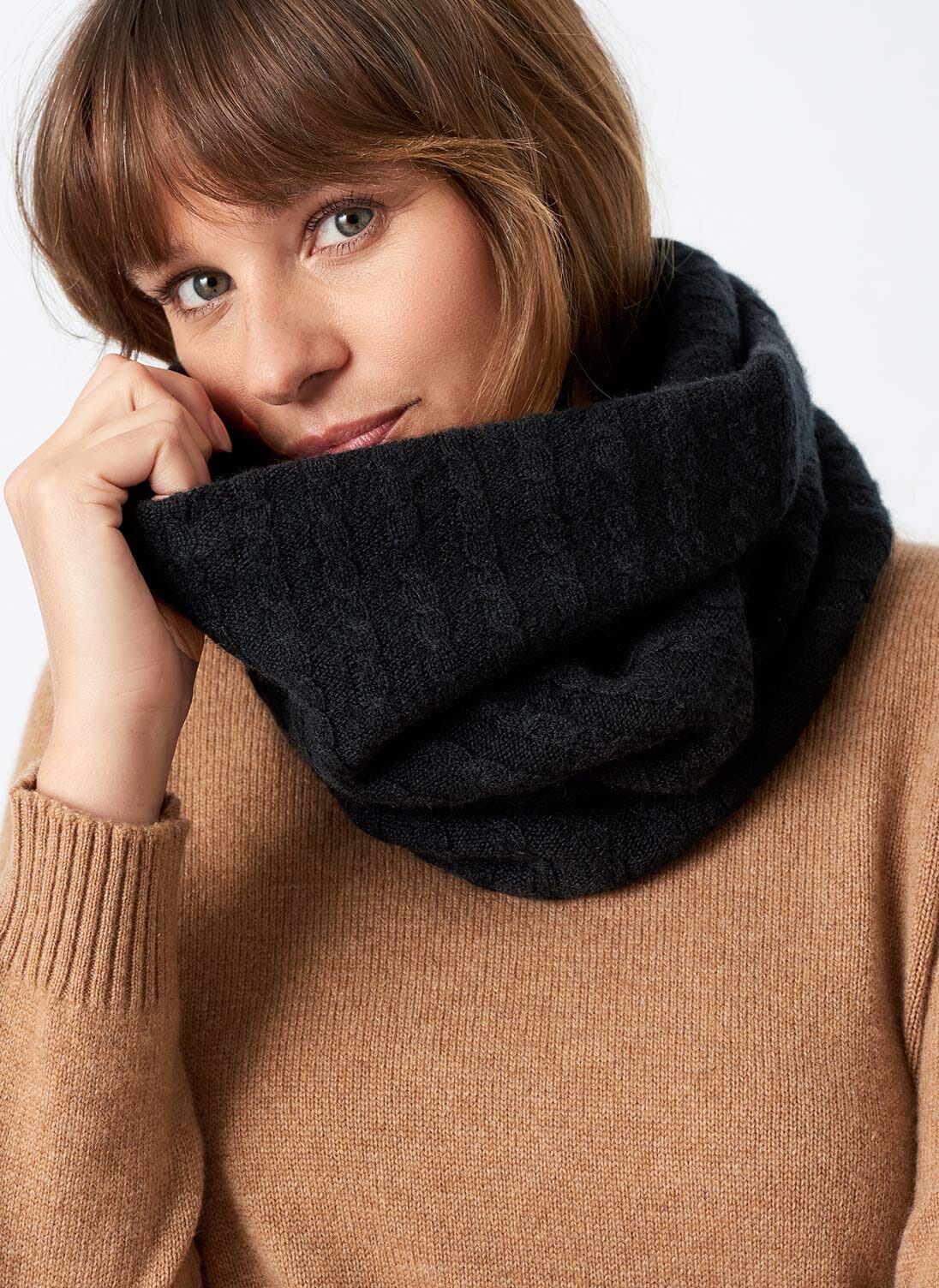 Black Cashmere Fine Cable Snood | Cashmere Scarves & Stoles | Brora