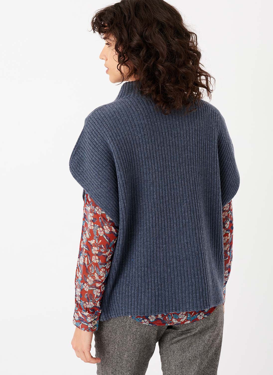Lead Cashmere Ribbed Poncho | Women's Ponchos | Brora UK