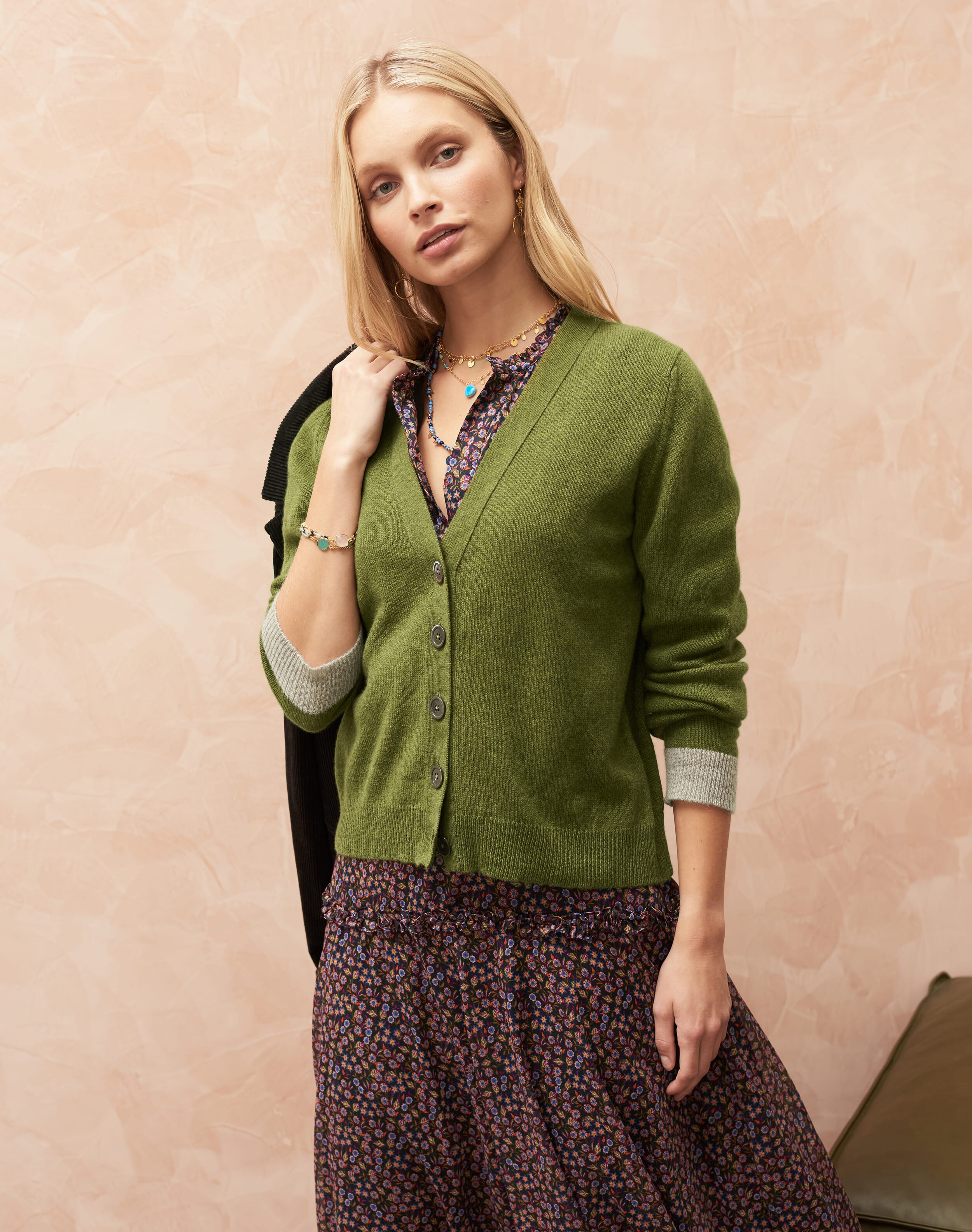 Cashmere Cropped Cardigan in Moss | Women's Knitwear | Brora