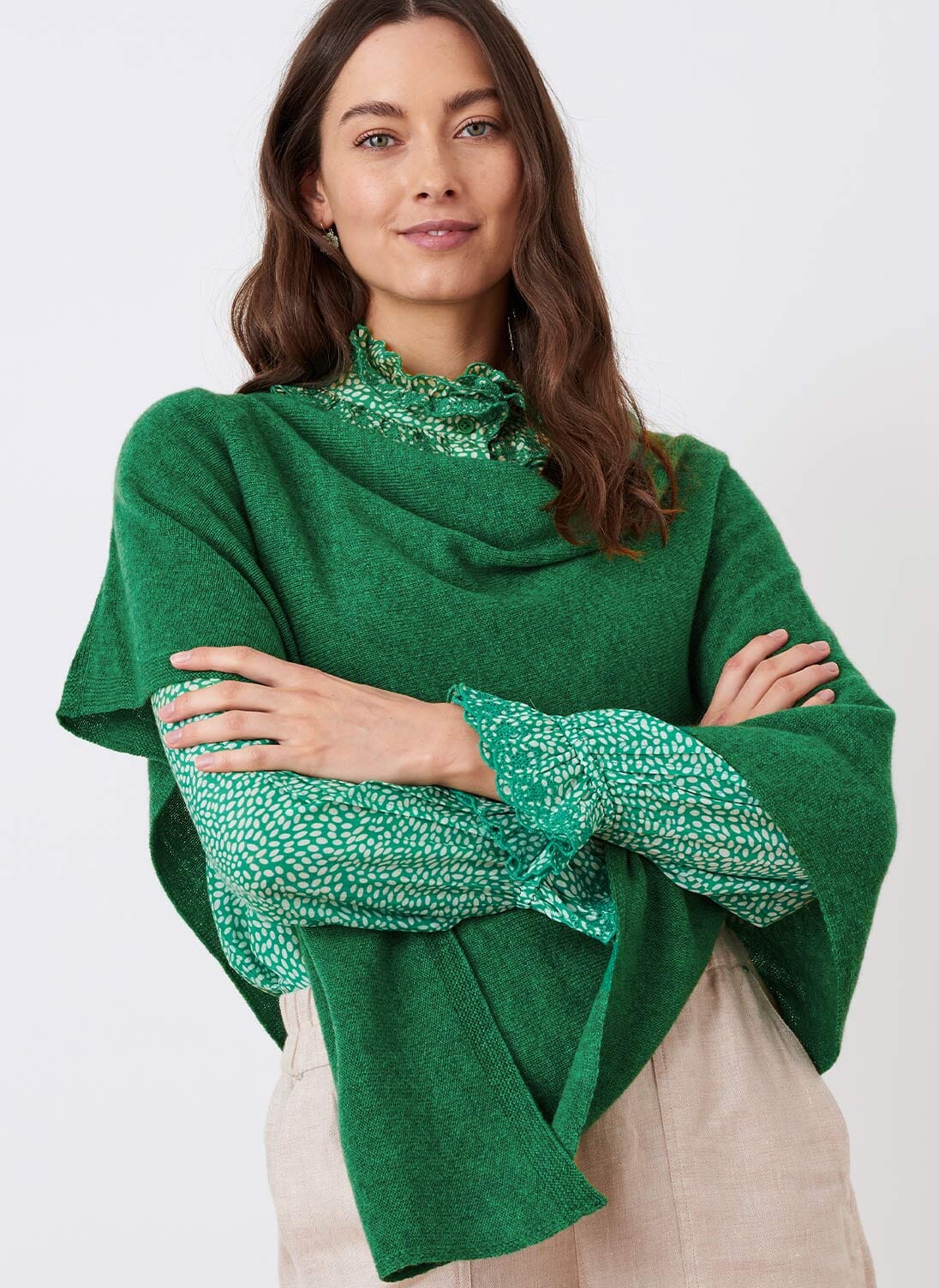 Emerald Cashmere Gauzy Knit Poncho | Capes & Ponchos | Brora