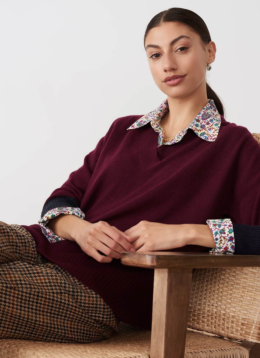 Women's Berry & Midnight Cashmere Gauzy V Neck Jumper | Brora