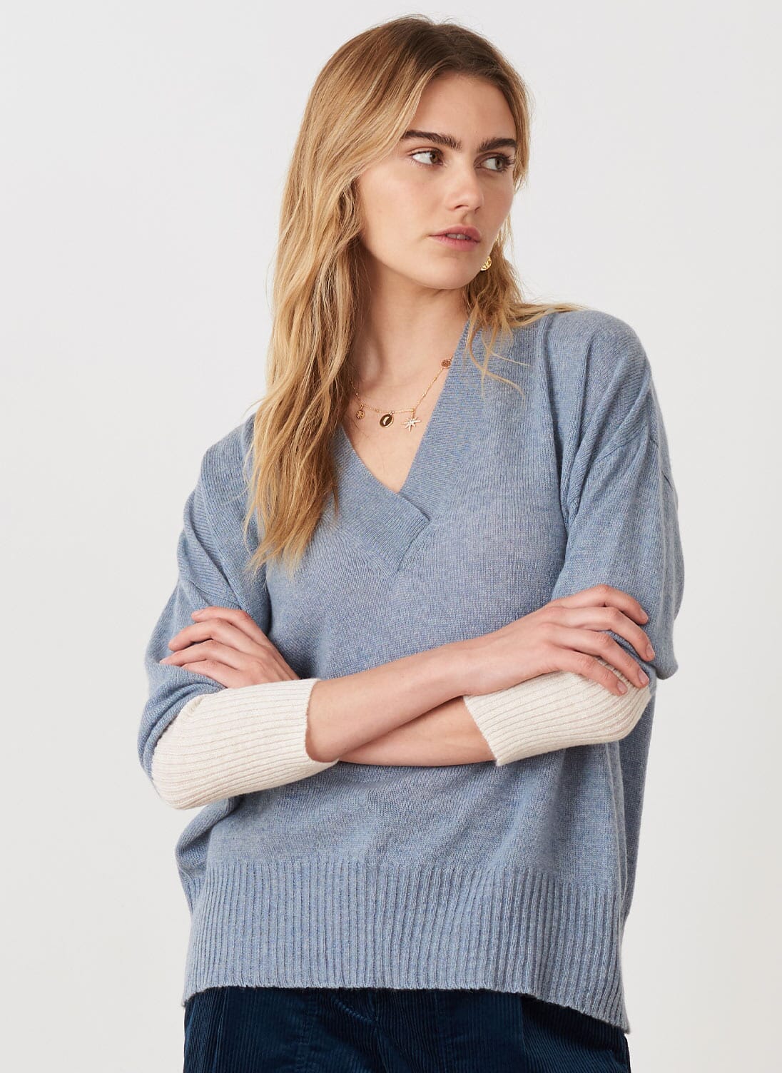 Women's Periwinkle & Swan Cashmere Gauzy V Neck Jumper | Brora