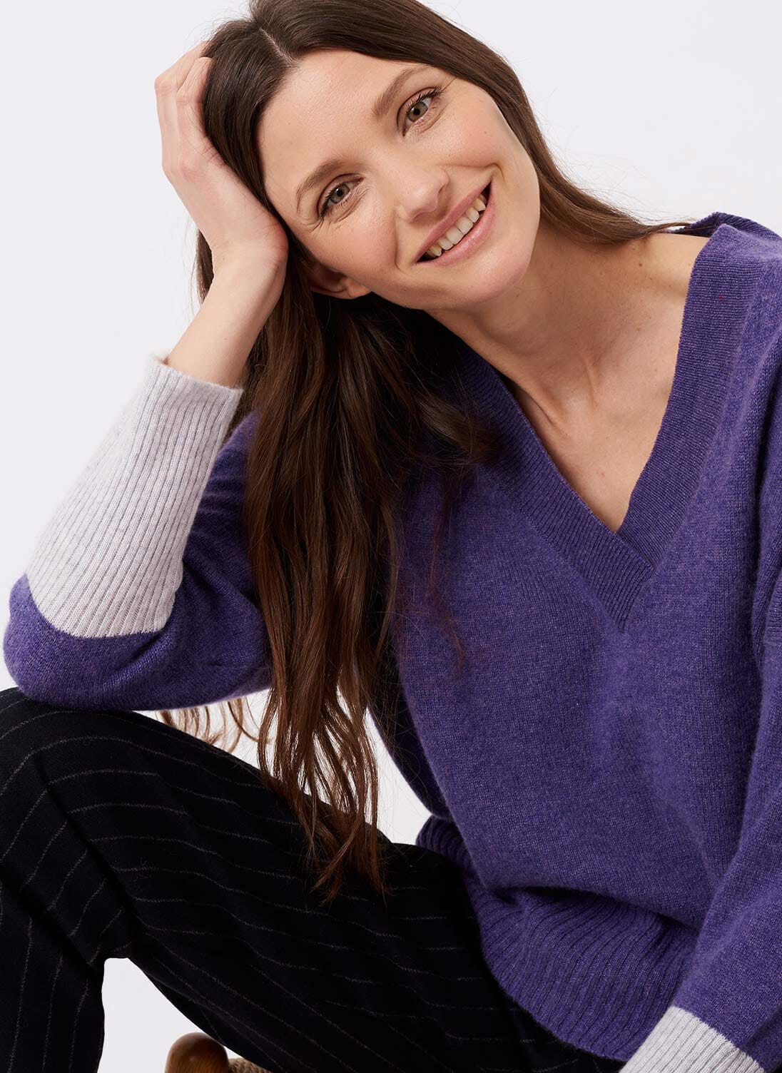 Women's Violet & Pearl Cashmere Gauzy V Neck Jumper | Brora