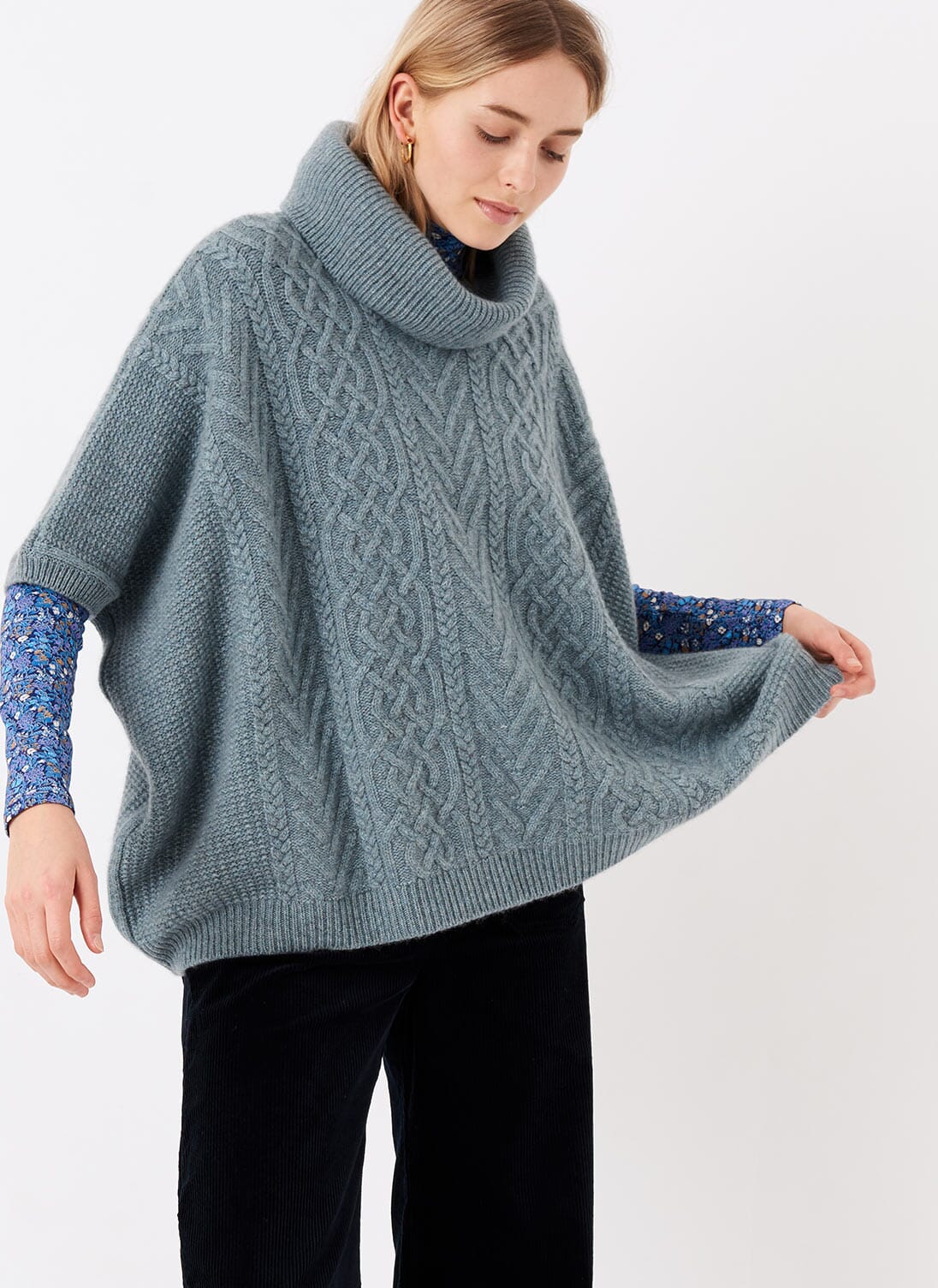 Mercury Cashmere Aran Poncho | Women's Ponchos & Scarves | Brora