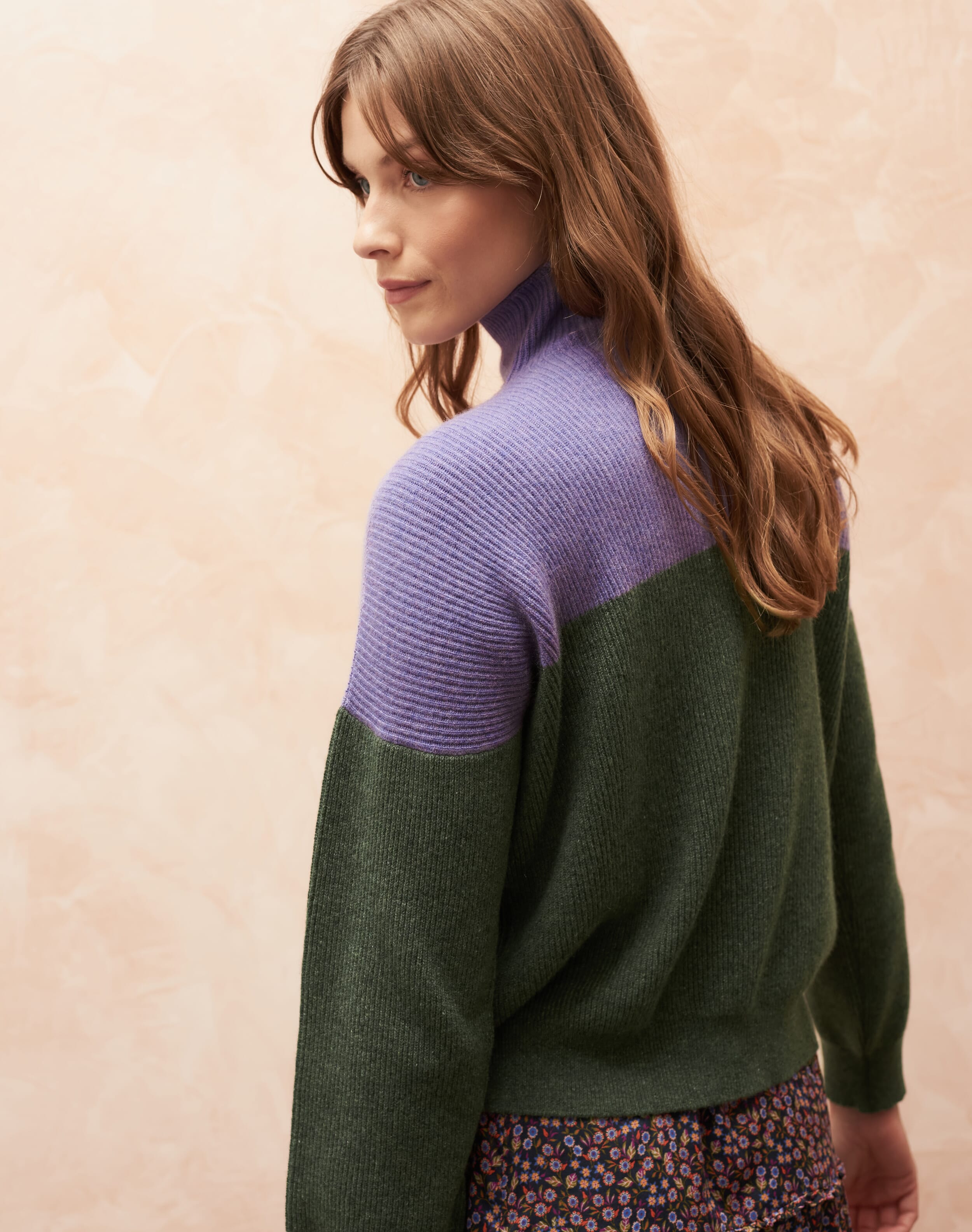 Cashmere Cropped Cardigan in Moss | Women's Knitwear | Brora